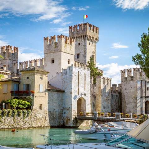 Enchanting Italian Lakes: Experience Lake Como, Garda, Maggiore and ...